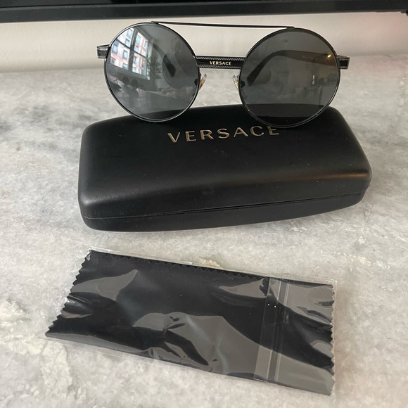 Versace | Accessories | Versace Round Black Logo Sunglasses | Poshmark